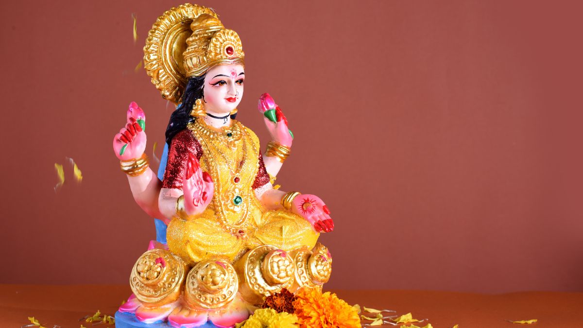 31 Auspicious Names Of Goddess Lakshmi With Meaning To Revere The Devi Of Fortune